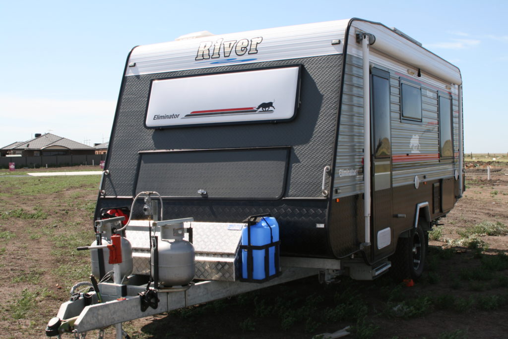 DOMINATOR - River Caravans